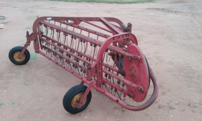 MF 25 ROLLER BAR RAKE | Machinery & Equipment - Hay and Silage