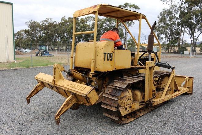 International TD9 Bulldozer | Machinery & Equipment