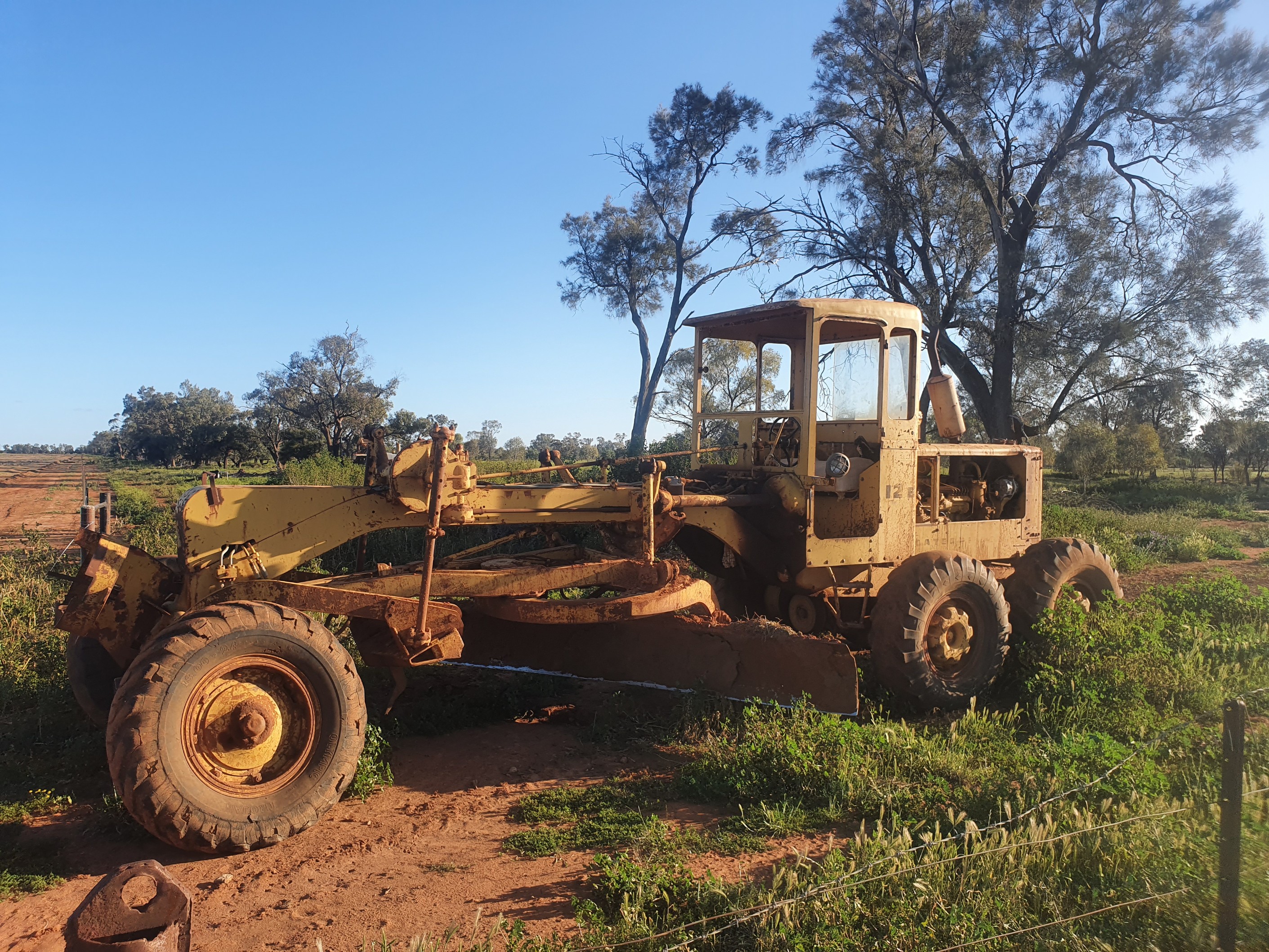 CATERPILLAR 12E ROAD GRADER | Machinery & Equipment - Graders