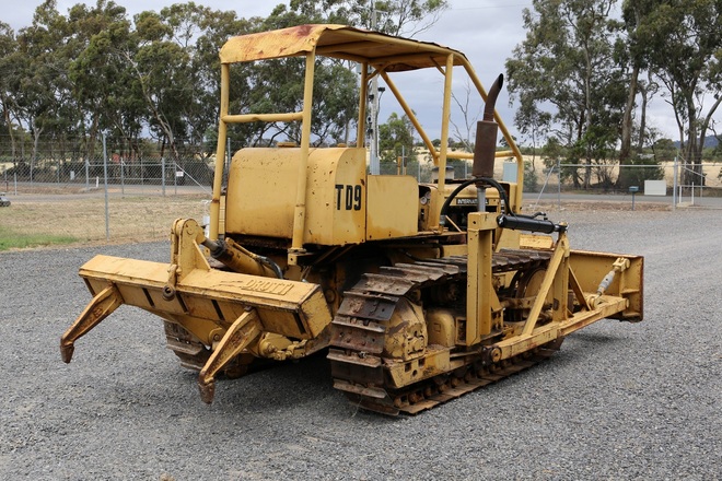 International TD9 Bulldozer | Machinery & Equipment