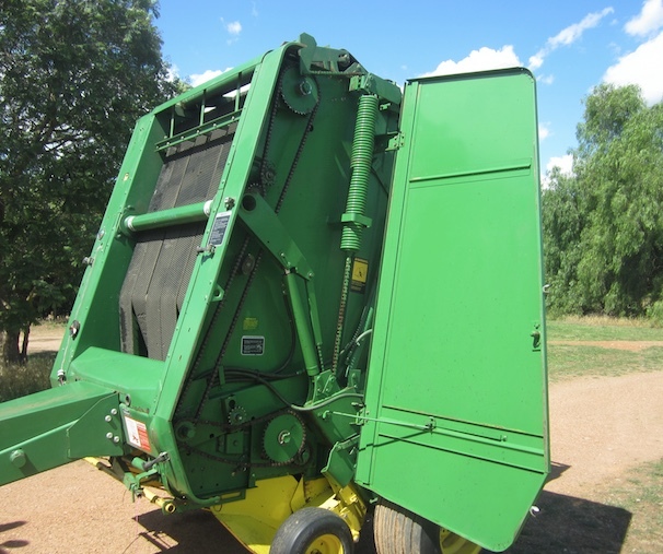 John Deere 430 Round Baler. | Machinery & Equipment - Hay and