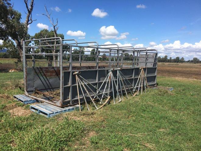 Steel cattle crate to suit 1998 Hino GD / RANG96A Truck | Trucks