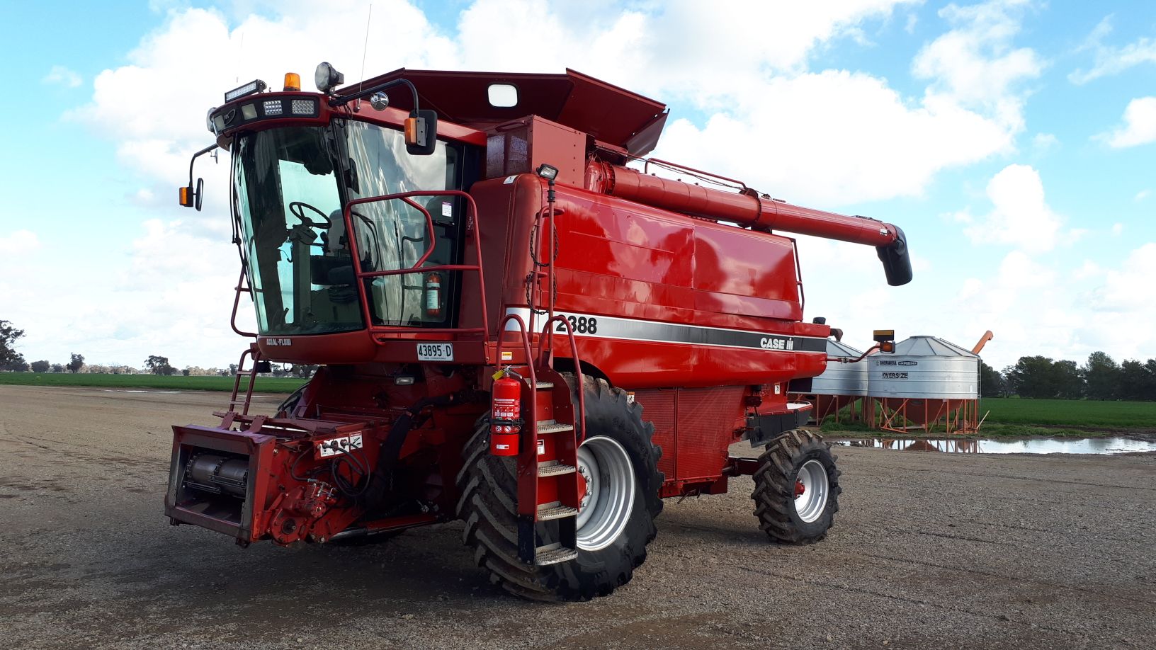 2004 Case IH 2388 Exclusive Header | Machinery & Equipment