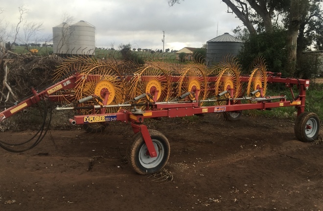 Sitrex Explorer M10 Hydraulic fold and lift V Hay Rake | Machinery