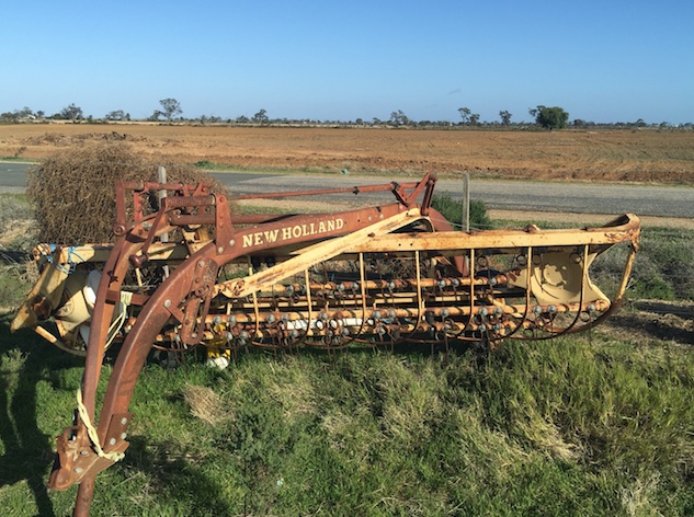 New Holland 56 Roller Bar Rake | Machinery & Equipment