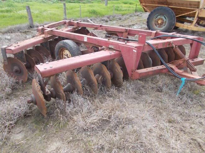 Offset Disc IH 3-5 28Pl | Machinery & Equipment - Tillage and