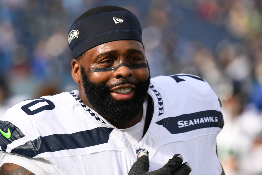 OT Jason Peters Announces Retirement - Offensive tackle Jason Peters ...