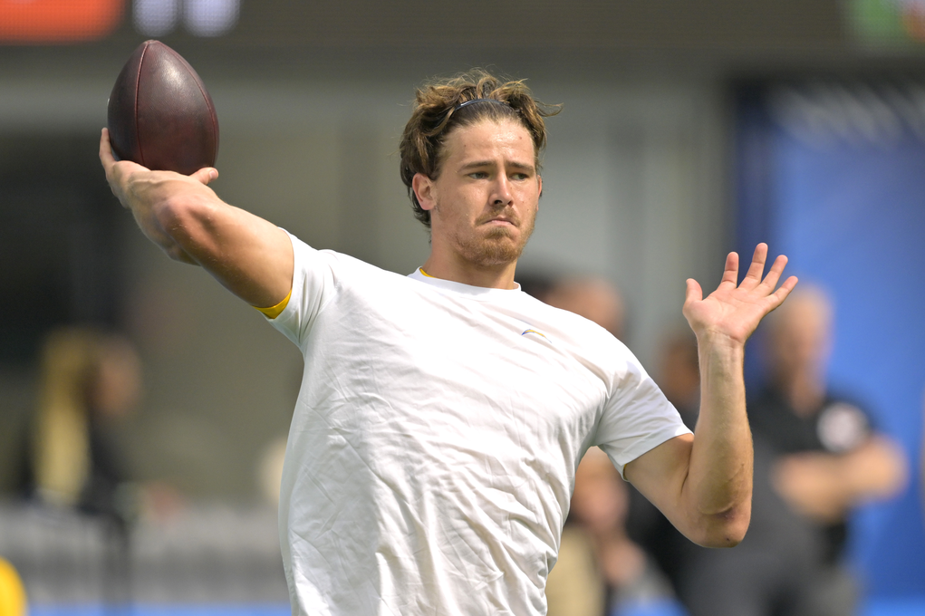 Justin Herbert At The Helm Of Los Angeles' Charge - The Los Angeles ...