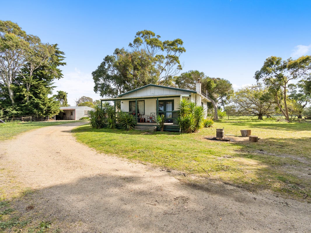 Farm For Sale in Seaspray, Vic 3851 | 1694 Seaspray Road