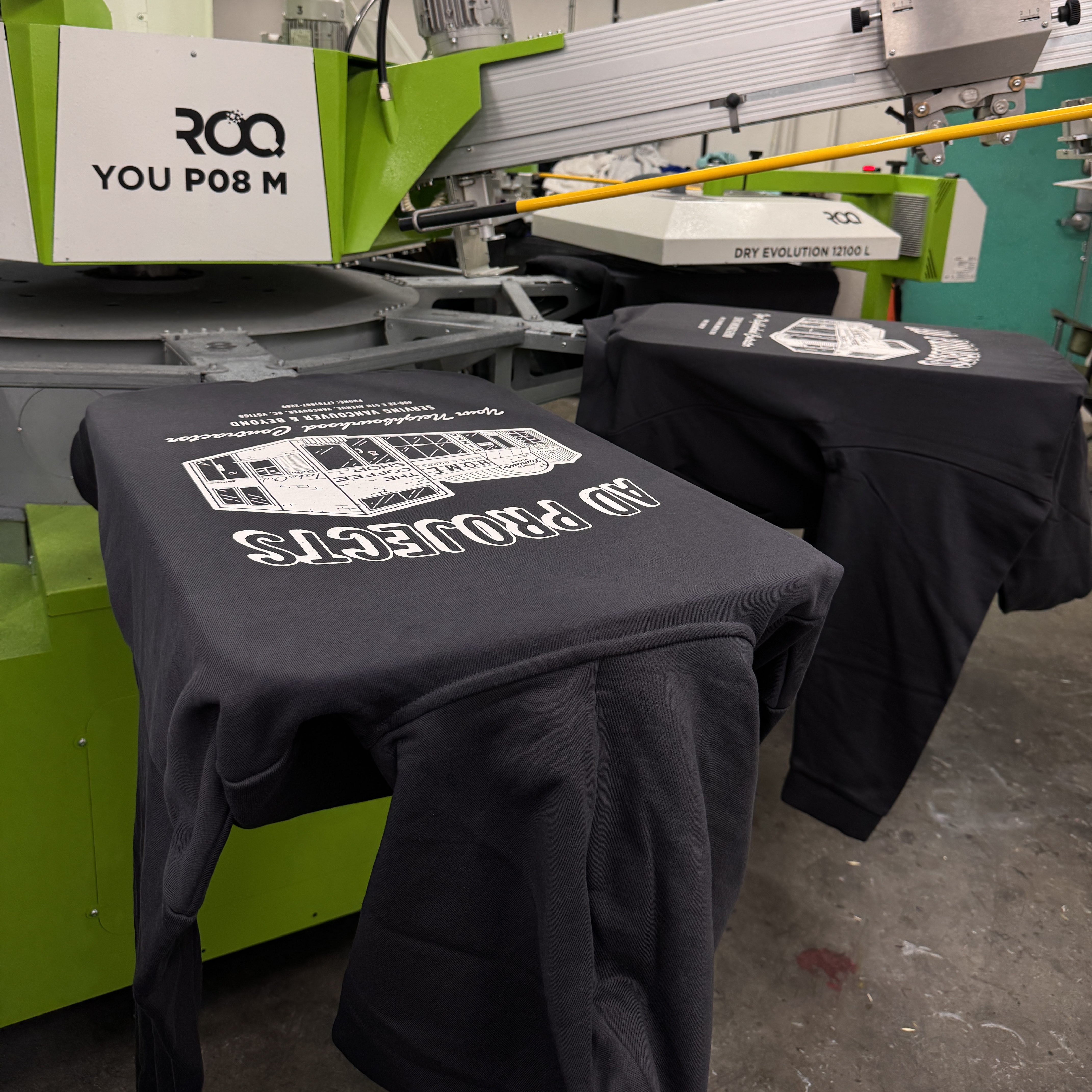 Design Custom Hoodies and Sweatshirts: Custom Apparel in Canada