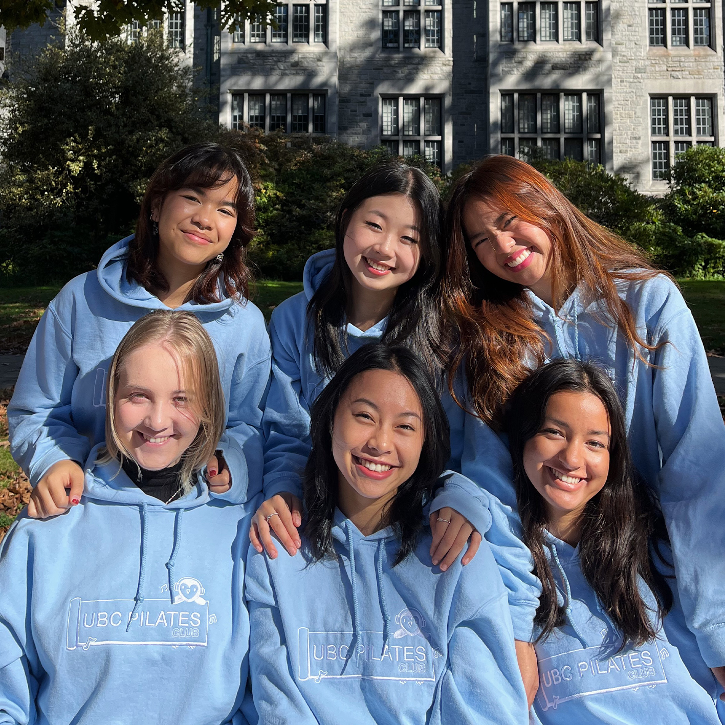 Custom School Hoodies: Stylish Way to Boost School Spirit & Community