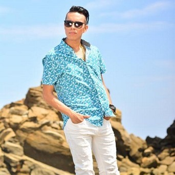 Alex-V (EC) Lyrics, Songs, and Albums | Genius