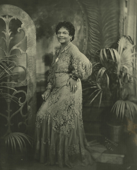 James Van Der Zee - Artists - Howard Greenberg Gallery