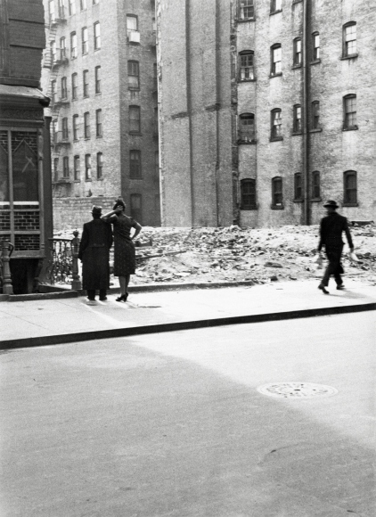 Helen Levitt - Artists - Laurence Miller Gallery