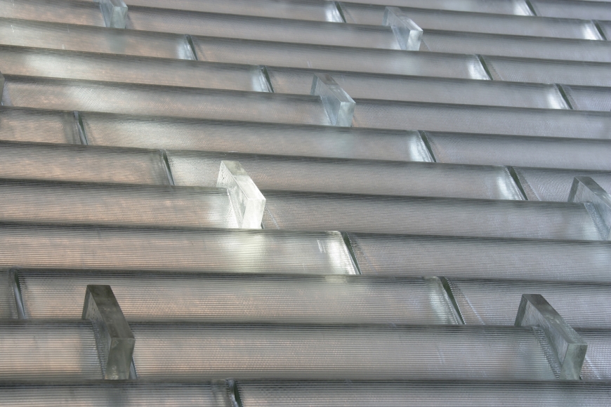 ICE FALLS - Projects - James Carpenter Design Associates Inc.