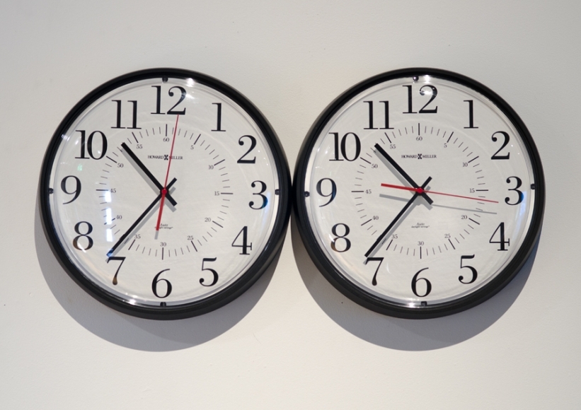 "Untitled" (Perfect Lovers) - Works - Felix Gonzalez-Torres Foundation