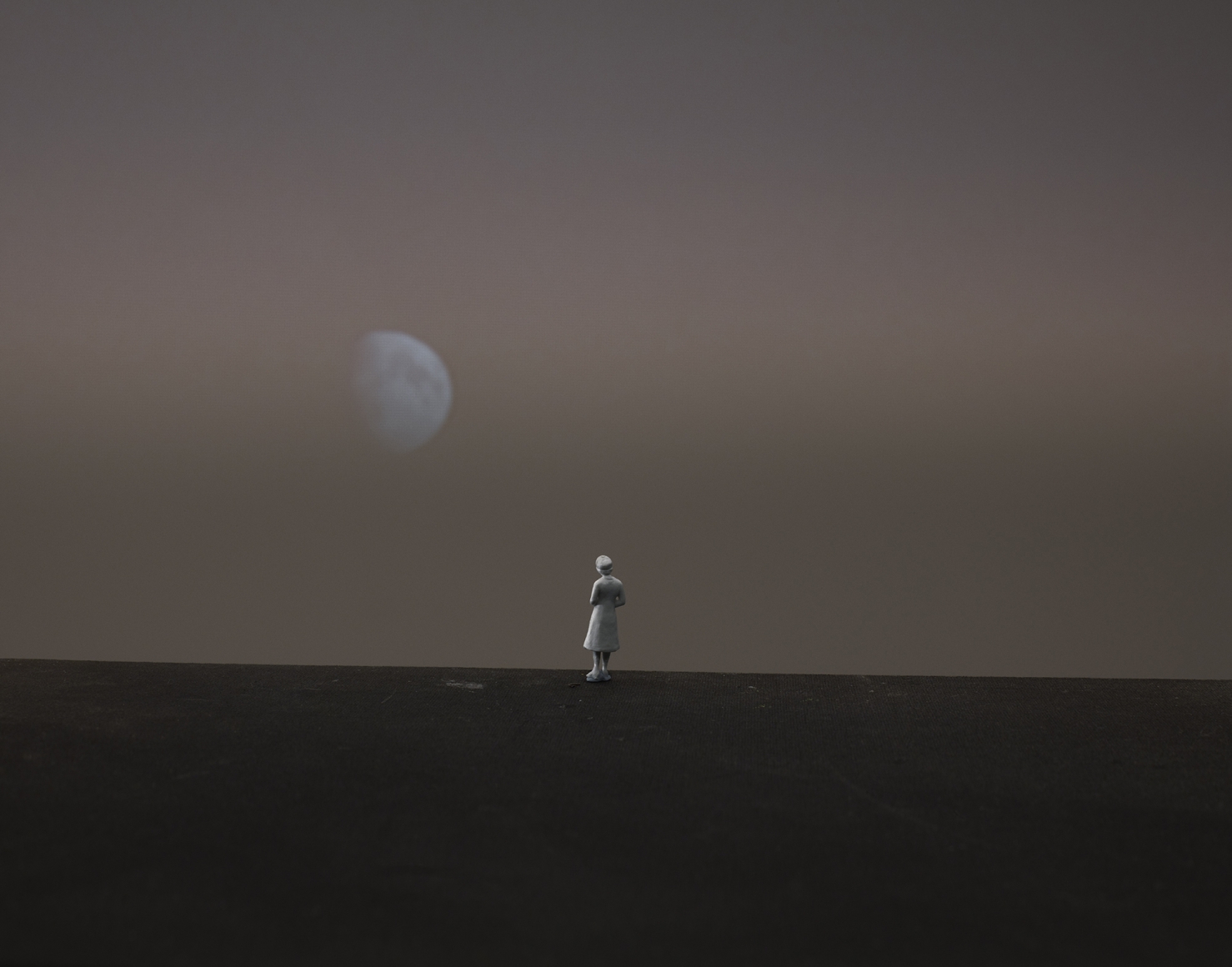 Nadav Kander - Artists - Howard Greenberg Gallery