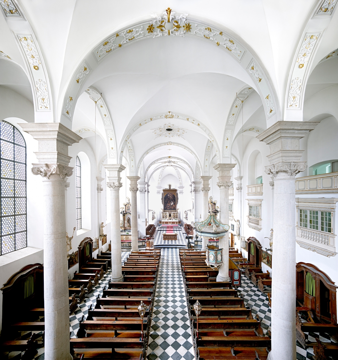 Candida Höfer - Artists - Sean Kelly Gallery