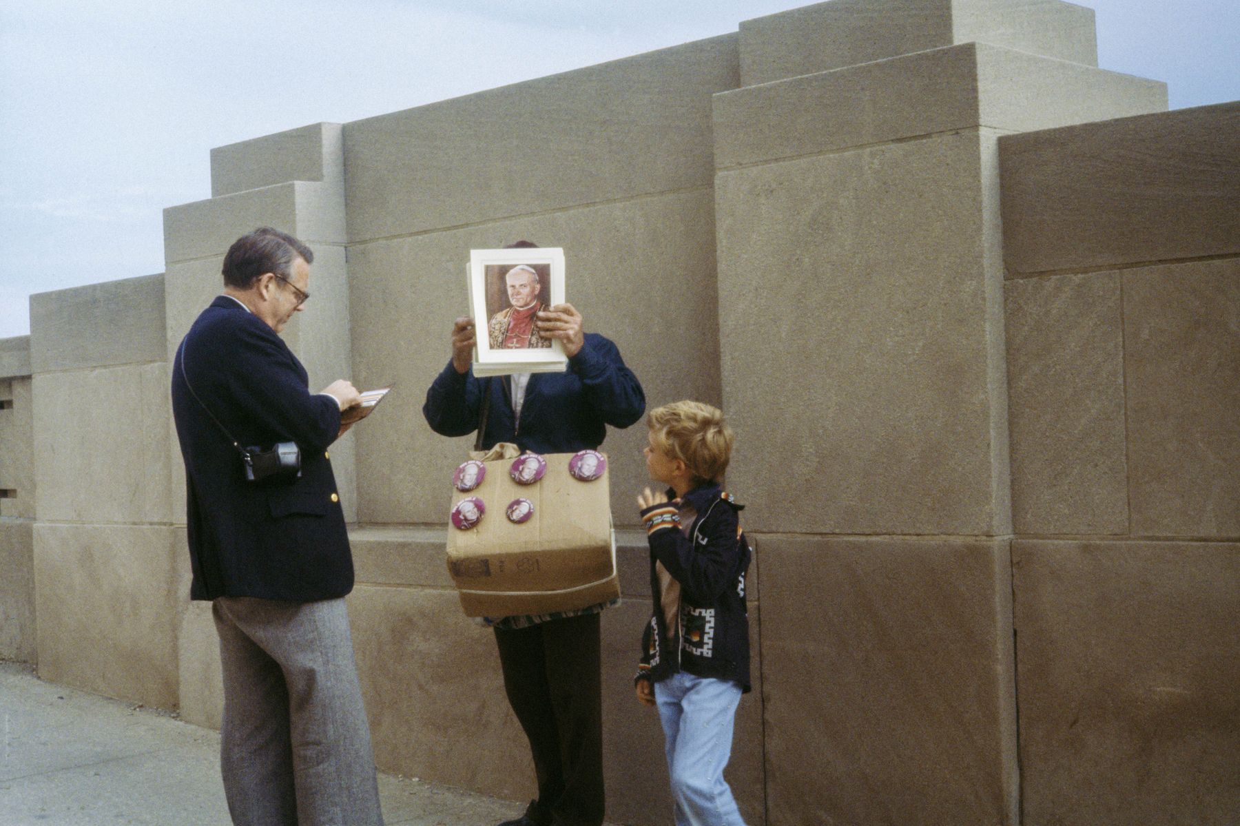 Vivian Maier: The Color Work - HGG2 - Exhibitions - Howard Greenberg ...