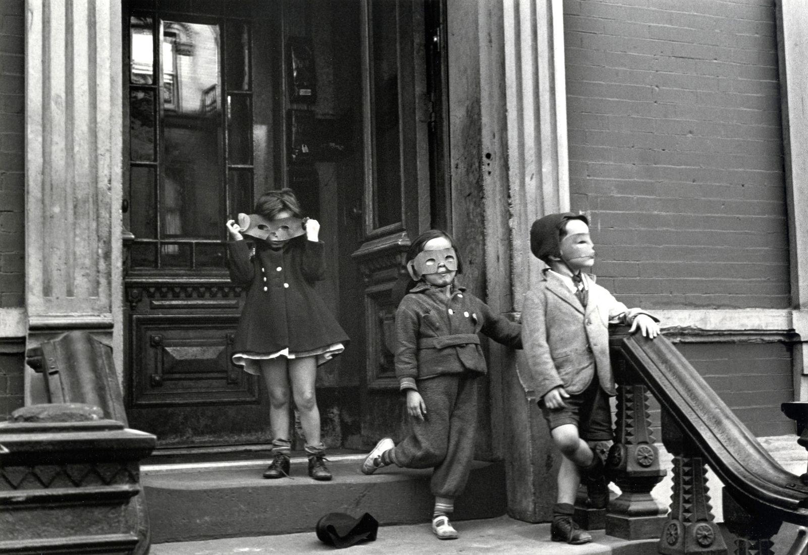 - Helen Levitt: Twists and Turns - Exhibitions - Laurence Miller Gallery