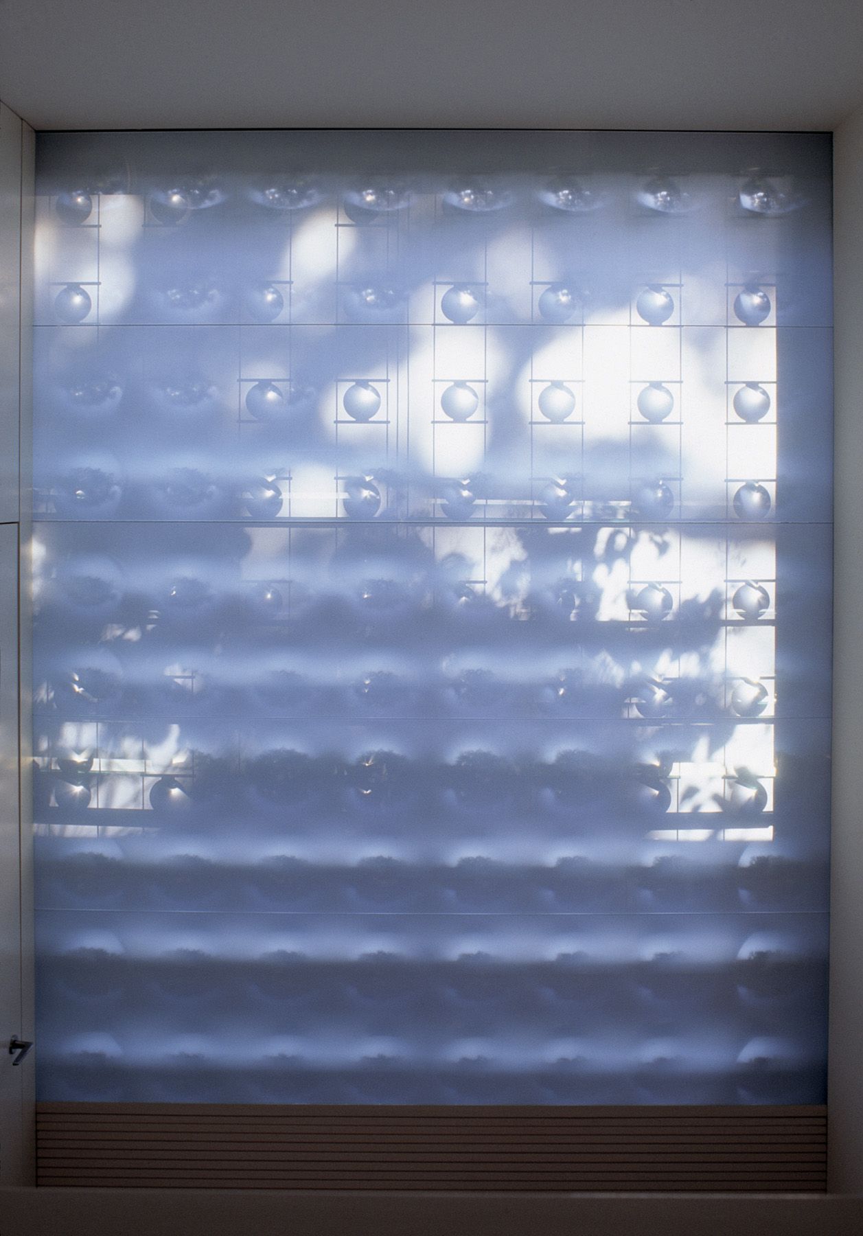 PERISCOPE WINDOW - Projects - James Carpenter Design Associates Inc.