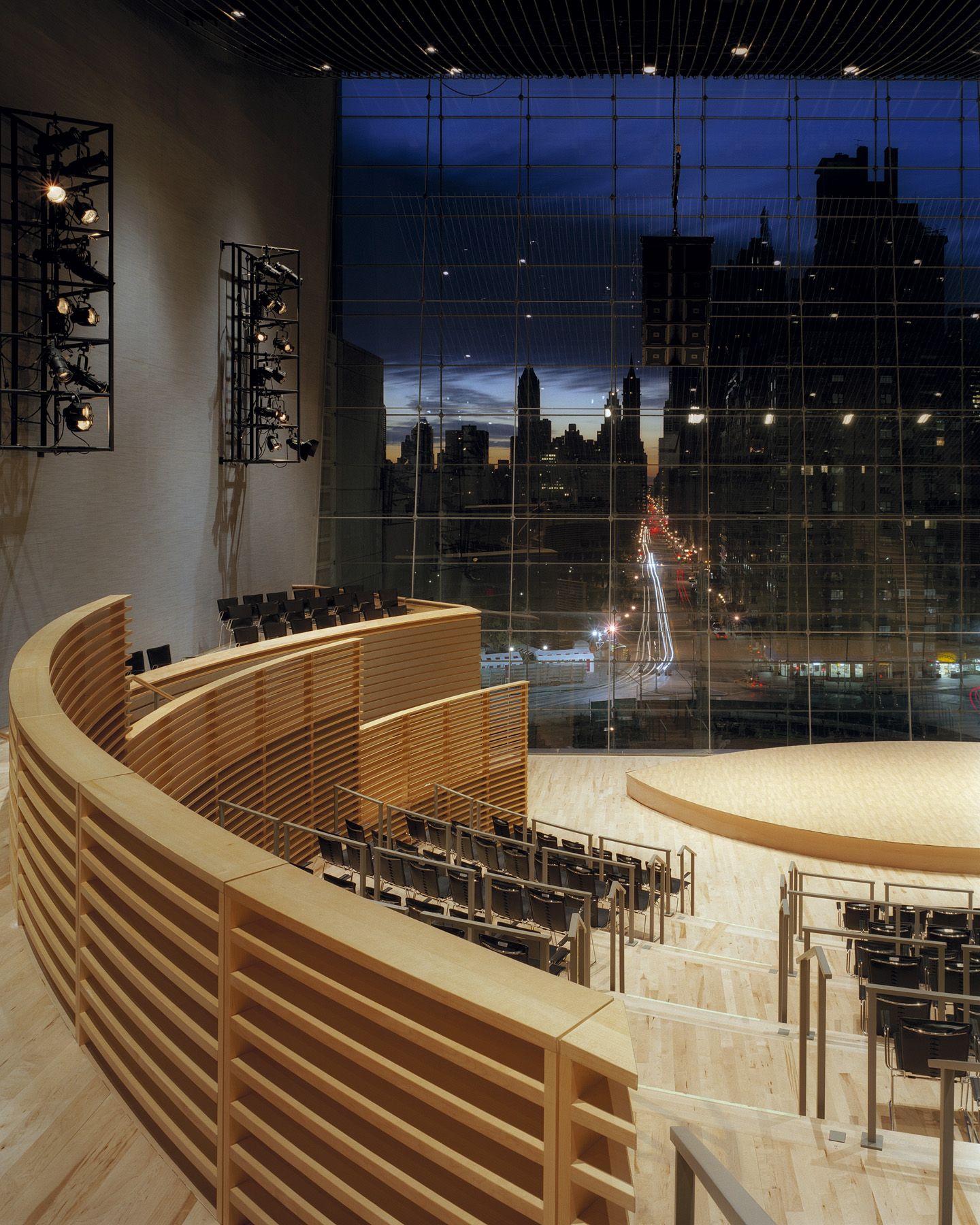 DOUBLE CABLE-NET WALL - Projects - James Carpenter Design Associates Inc.