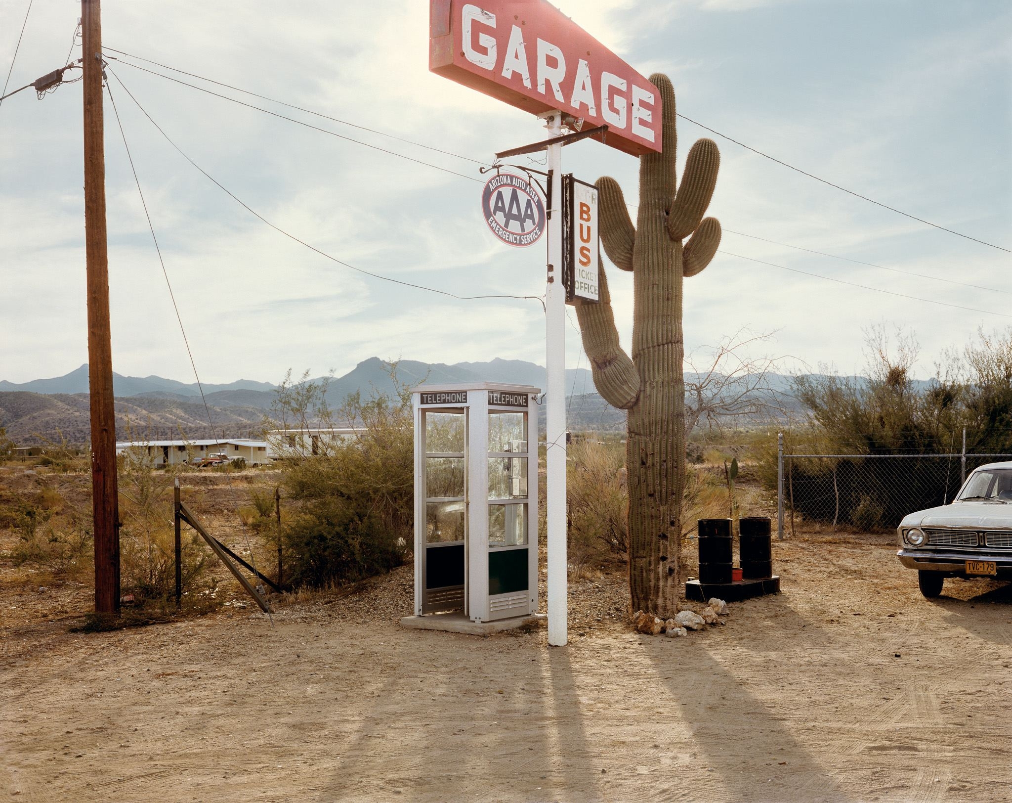 - Stephen Shore - GALLERY EXHIBITIONS - 303 Gallery