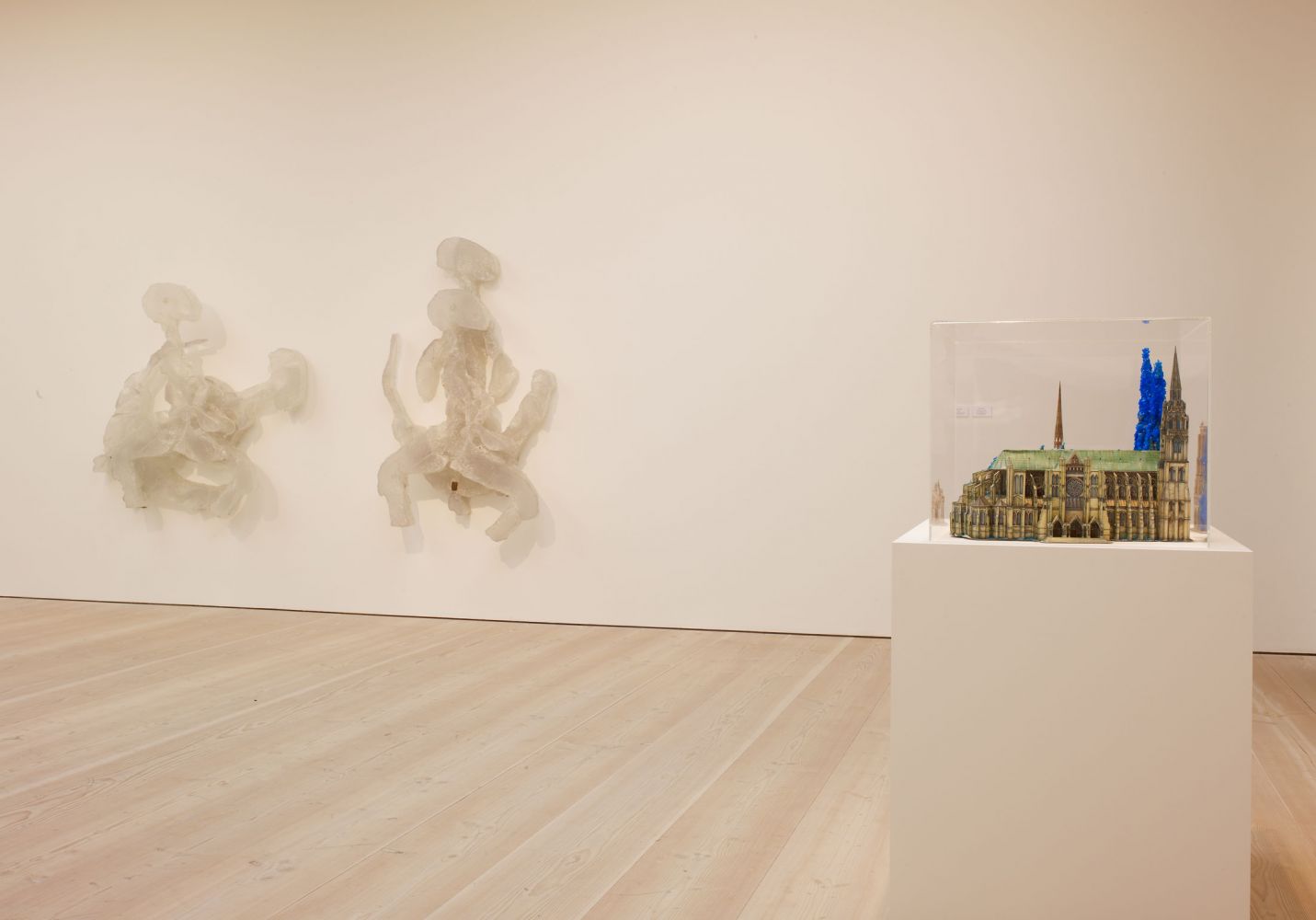 Roger Hiorns - Artists - Luhring Augustine