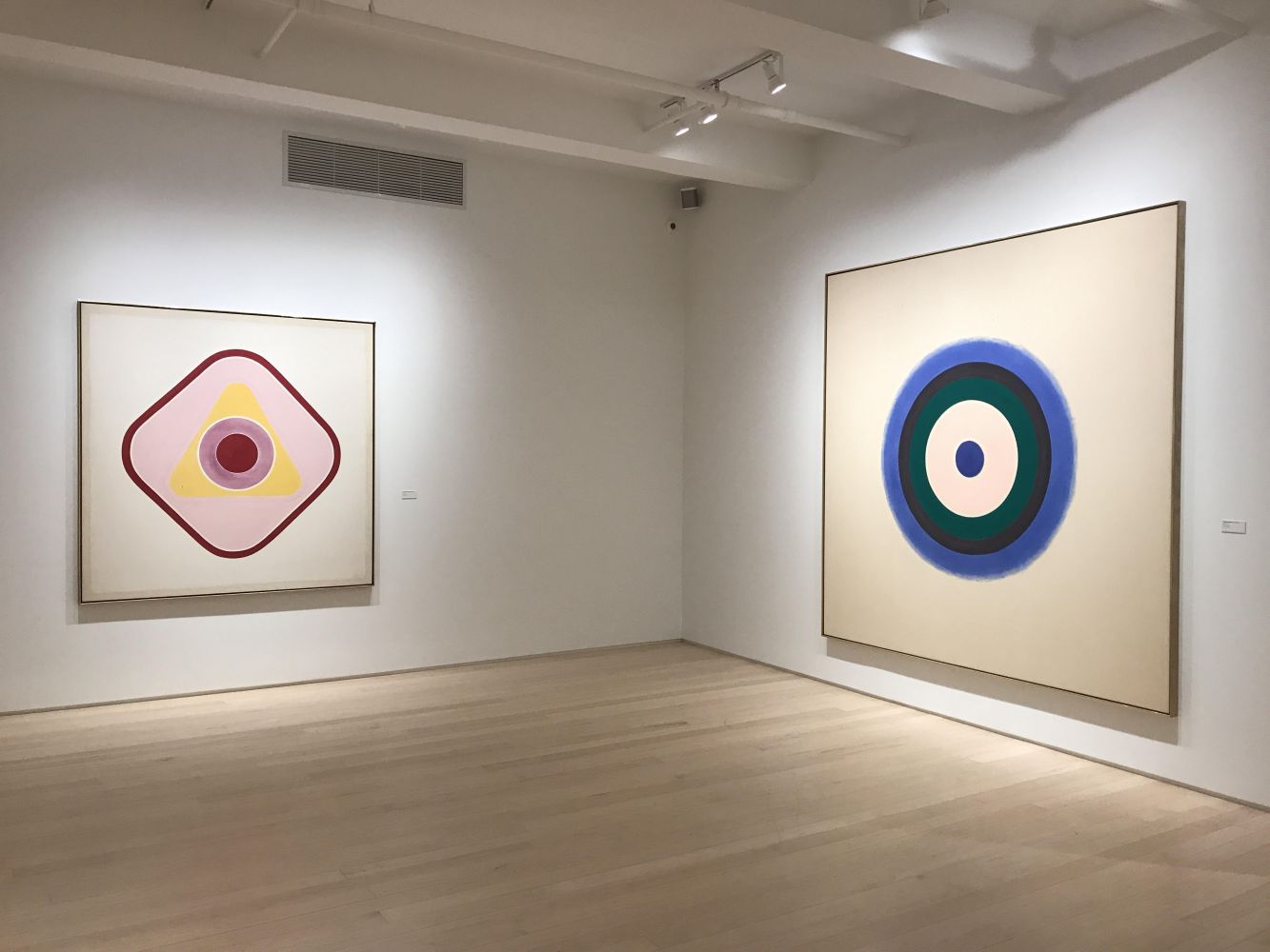 Kenneth Noland - Exhibitions - Yares Art