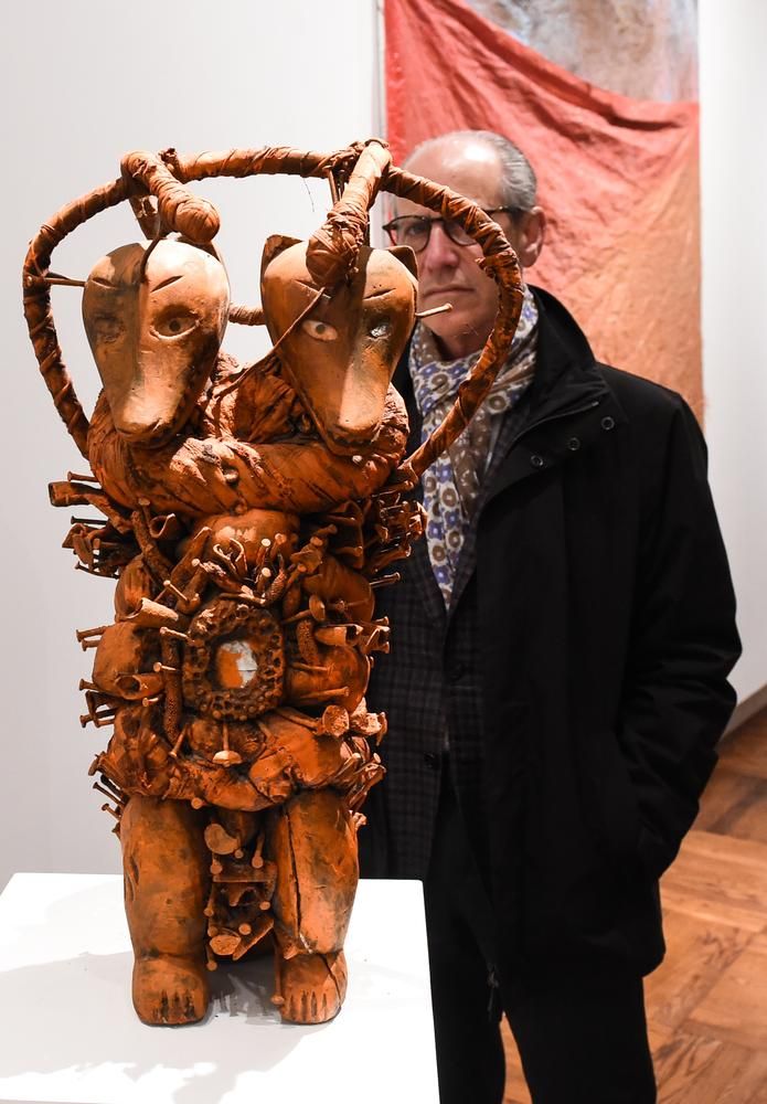 David Hammons - Exhibitions - Mnuchin Gallery