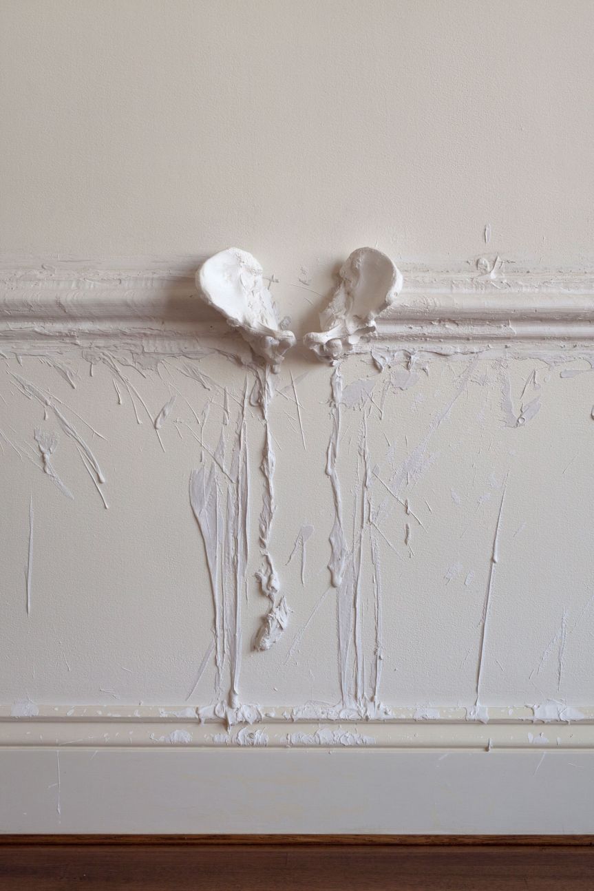 Janine Antoni - Artists - Luhring Augustine