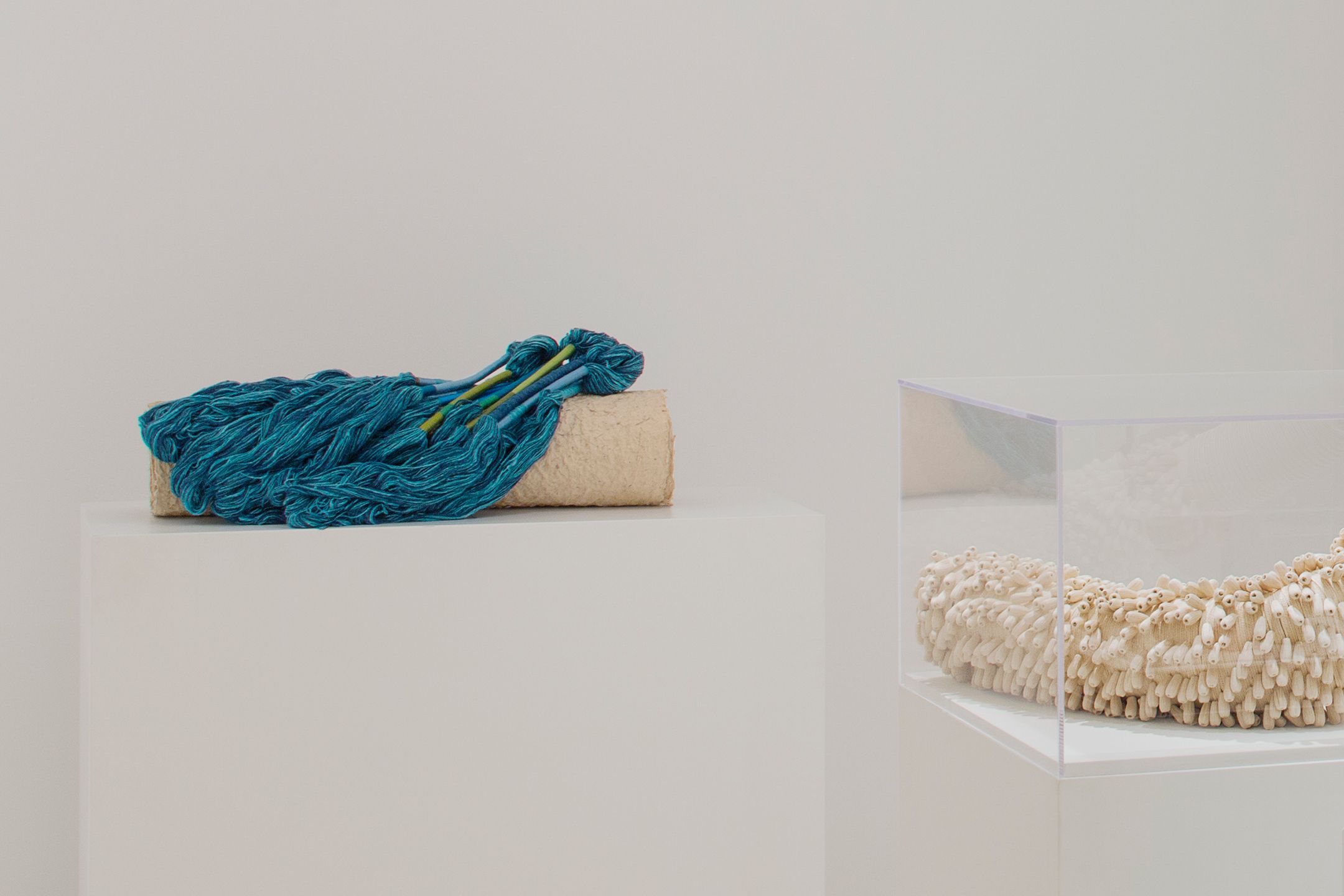 Sheila Hicks - Works - Demisch Danant