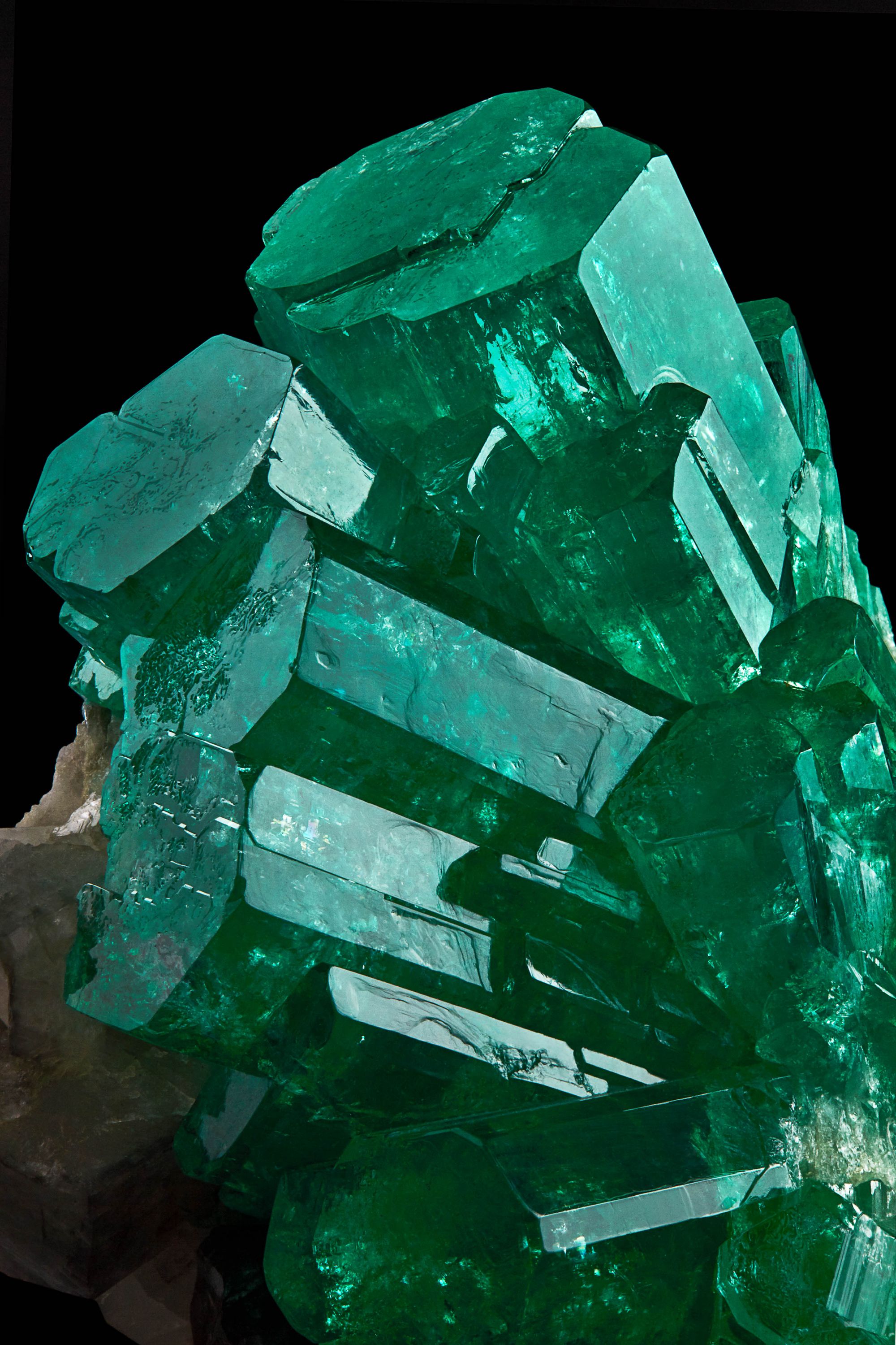 Emerald on Calcite - Minerals Exhibited - Wilensky Exquisite Minerals