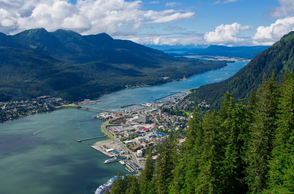 Discover the Majestic Beauty of Alaska and the Yukon: A Journey of a ...