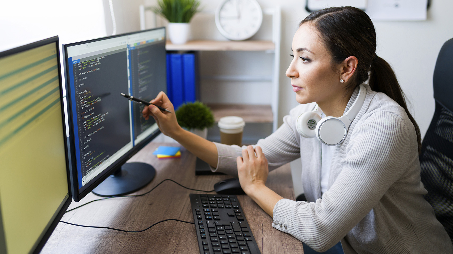 PUCP lanza la primera maestría peruana 100% virtual en Coursera