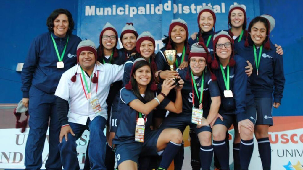 Copa Libertadores: egresada PUCP Alexandra Zamora hace historia con ...