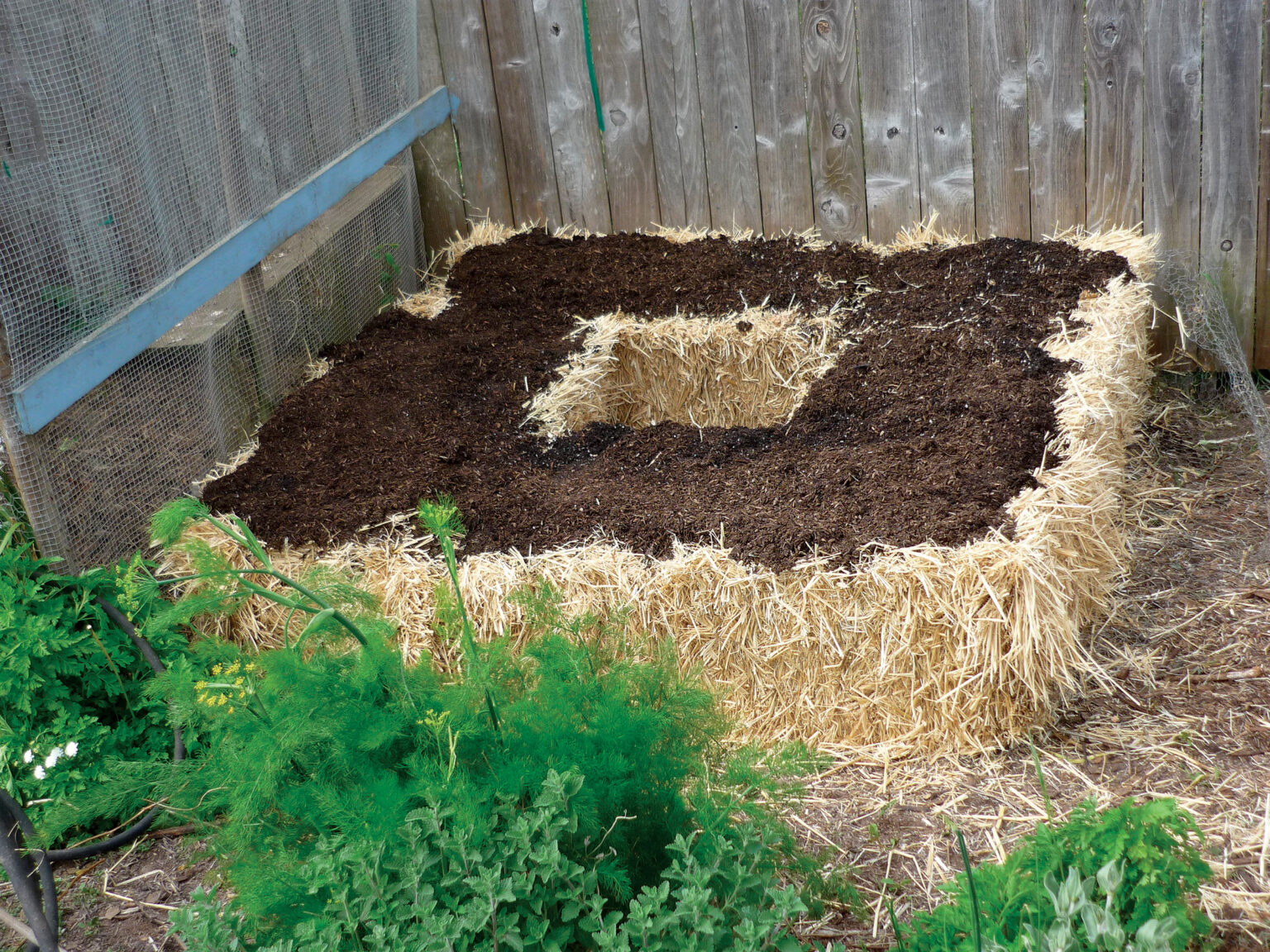 Build a Garden Out of Straw - Fine Gardening