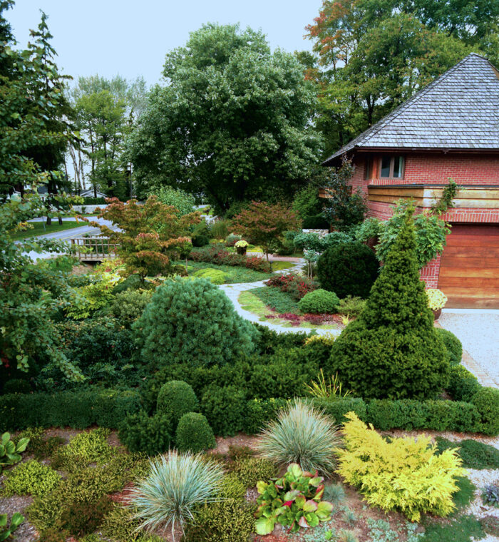 Designing a Lawnless Front Yard - Fine Gardening