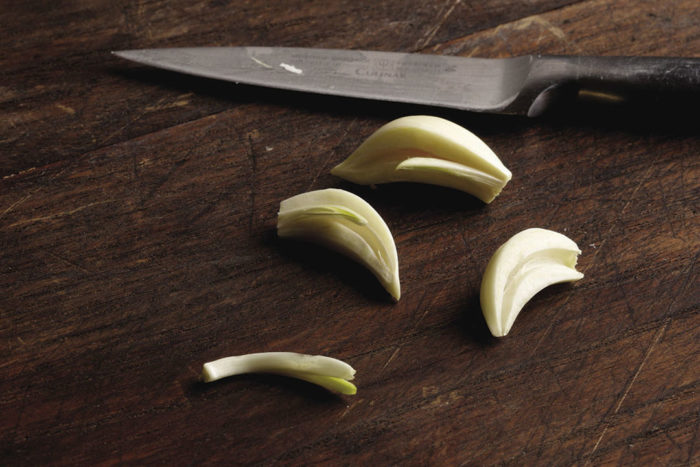 Garlic Basics - Fine Gardening