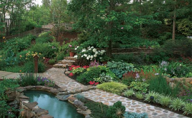 Designing with Curved Terraces - Fine Gardening