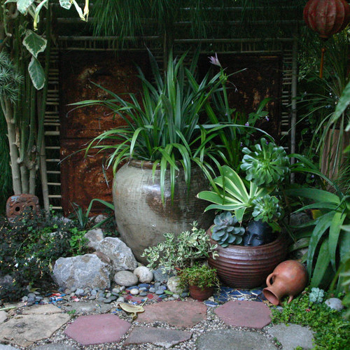 Garden vignettes can be more than just plants - Fine Gardening