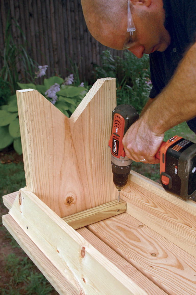 How to Build a Garden Bench in an Hour