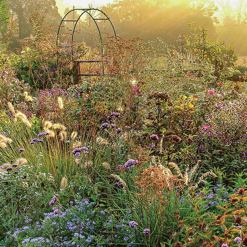 Mixing the Cottage Garden Style With the New Perennial Approach ...