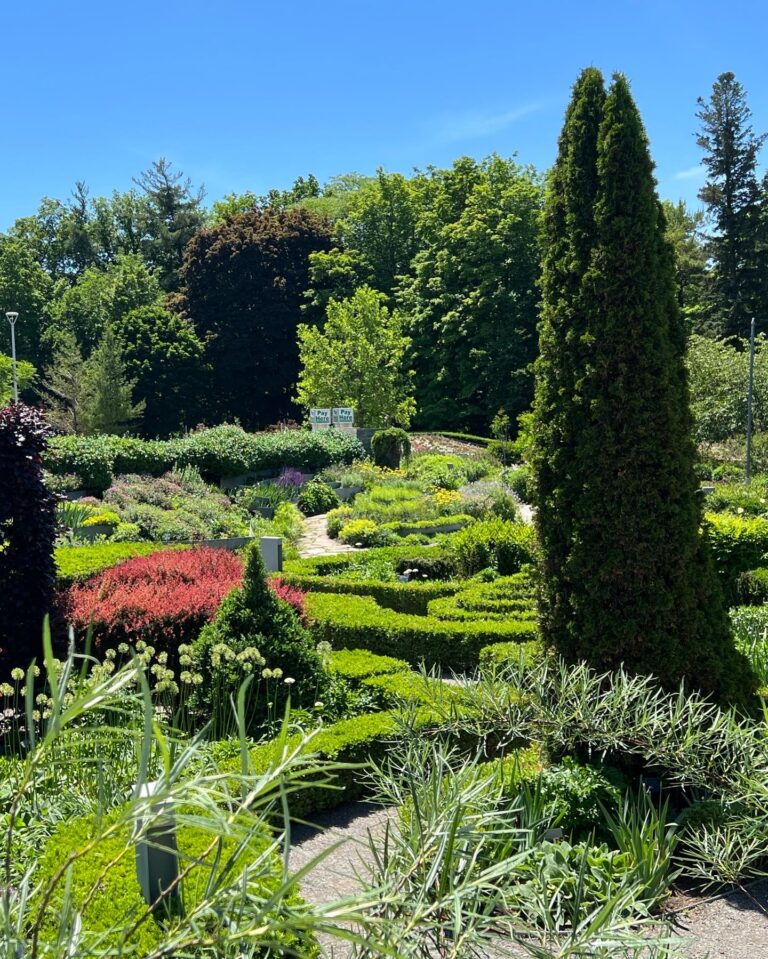 GPOD on the Road: Toronto Botanical Garden - Fine Gardening