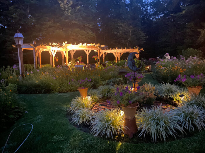 Dale’s Garden Day and Night - Fine Gardening