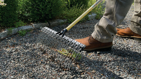 Easy cleanup for brick edging - FineGardening