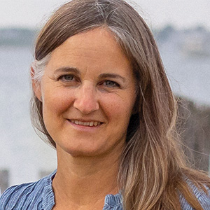 6 Tips to Successfully Grow Herbs Inside Year-Round - Fine Gardening