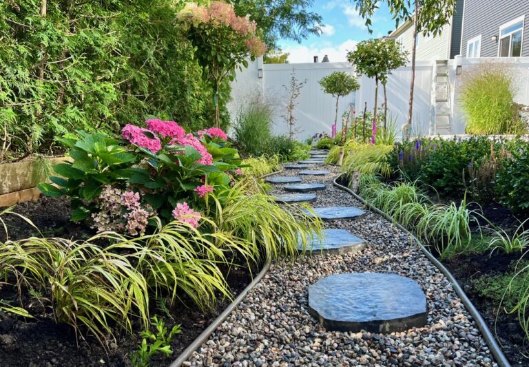 Building a Garden With Bas - Fine Gardening