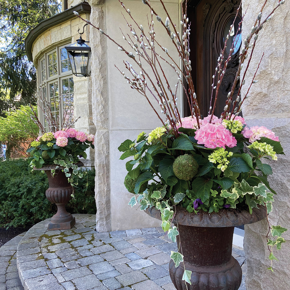 Accessorizing the Landscape with Seasonal Containers - Fine Gardening