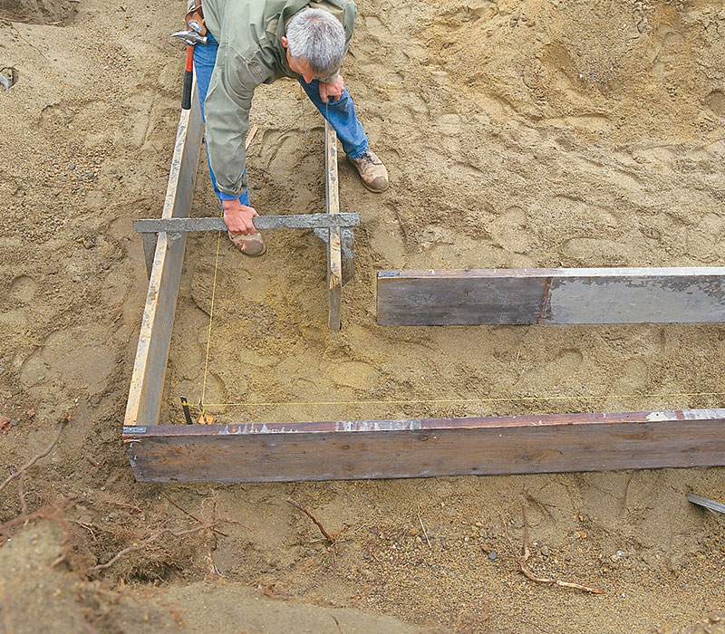 Forming and Pouring Footings - Fine Homebuilding